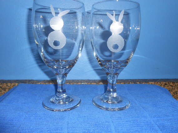Items similar to New Item - Etched Bunny Drinking Glasses - 16.25 Oz ...