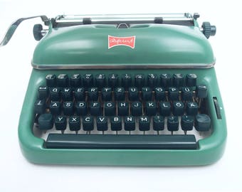 Green typewriter | Etsy