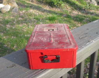 Vintage tin box | Etsy