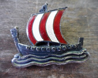 Viking ship pin | Etsy