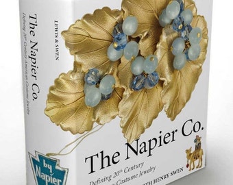 Closing pin necklace | Etsy