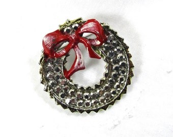 Beatrix brooch | Etsy