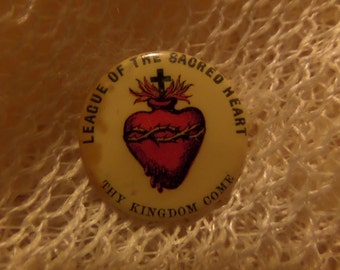 Sacred heart pin | Etsy