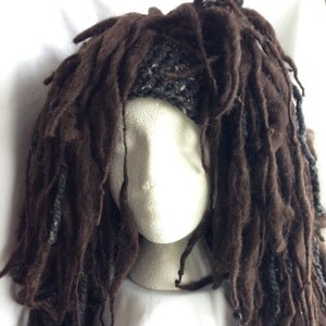 Girl With A Sword Productions Handspun Yarns by girlwithasword