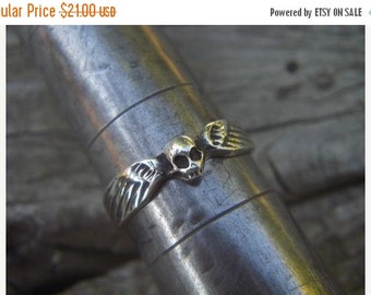 Winged skull ring | Etsy