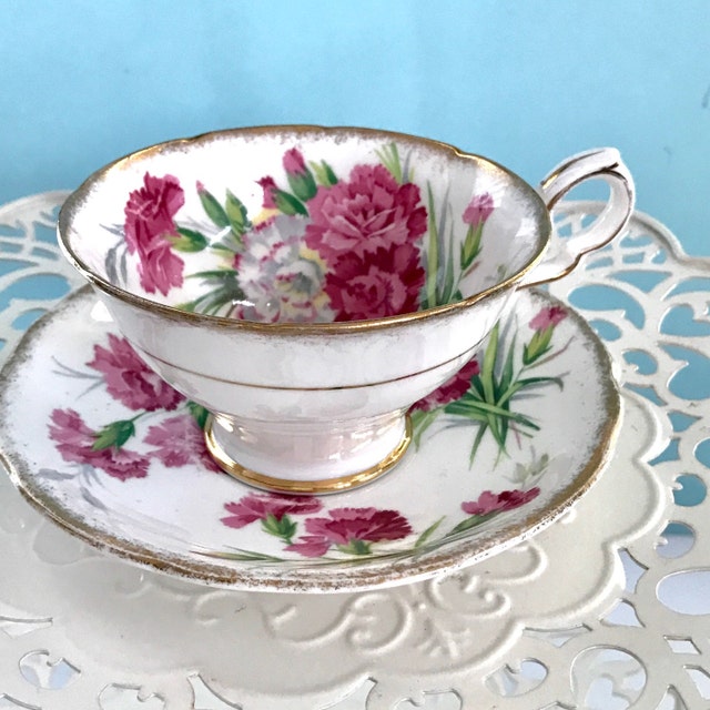 Vintage tea cups to enhance your tea by VintageTeacupShop on Etsy