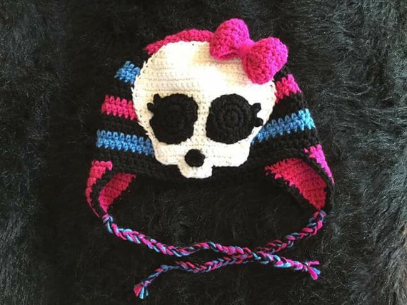 Items similar to Monster High Hat And Scarf Set Child/Teen Size on Etsy