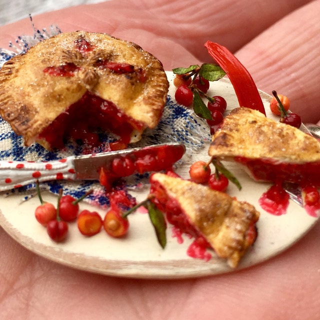 Linsminis realistic handmade 12th scale miniatures. by linsminis