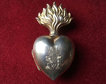 Reliquary locket | Etsy