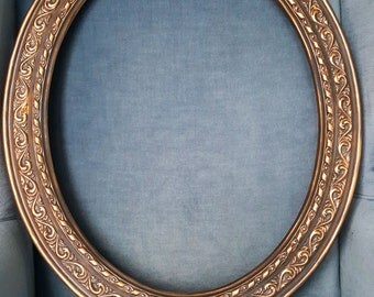Vintage oval frame | Etsy