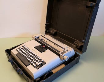 Electric typewriter | Etsy