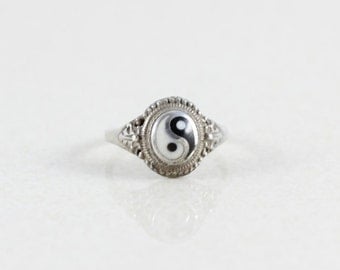 Yin yang ring | Etsy