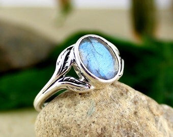 Labradorite engagement ring | Etsy