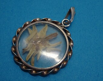 Edelweiss necklace | Etsy