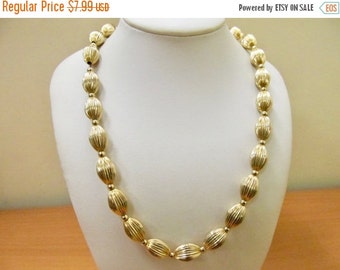 Alabaster necklace | Etsy