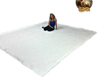 Premium Faux Fur Rugs Throw Blankets and Bedspreads by FurAccents