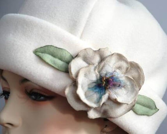 PDF 2 patterns FLOWER TUTORIAL 2 hat patterns pill box