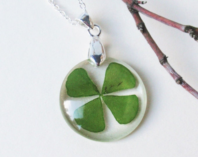 A touch of luck - Etsy
