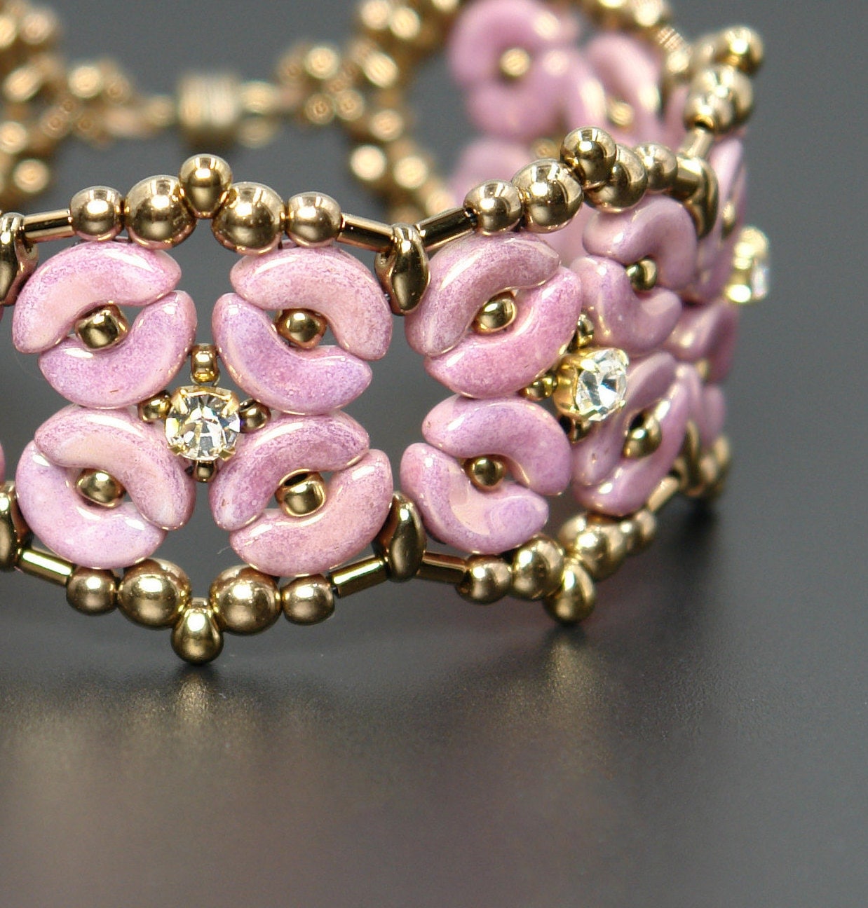 Beading patterns and tutorials for jewelry making by SidoniasBeads