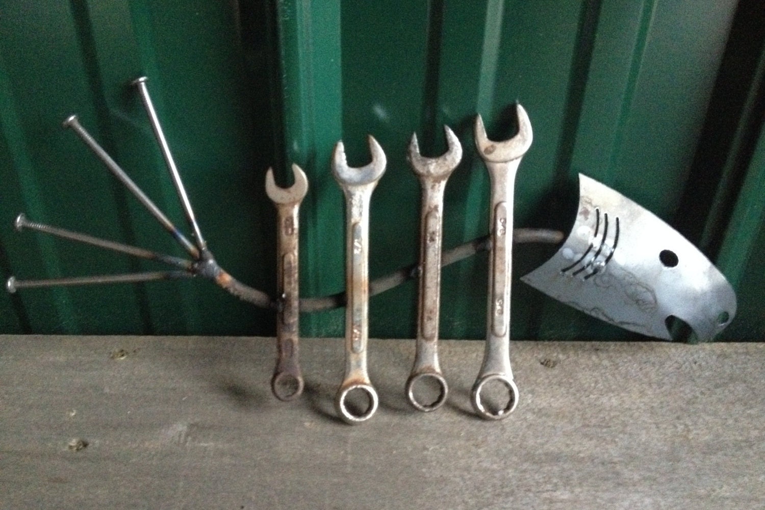 Welded metal wrench fish No water required