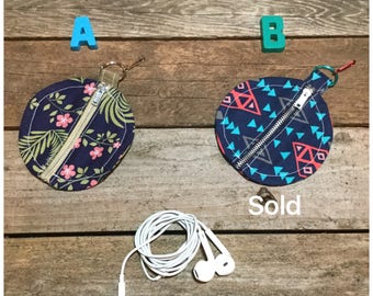 Earbud holder | Etsy