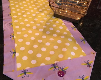 Bee table runner | Etsy