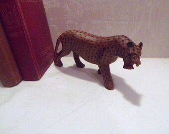 Cheetah figurines | Etsy