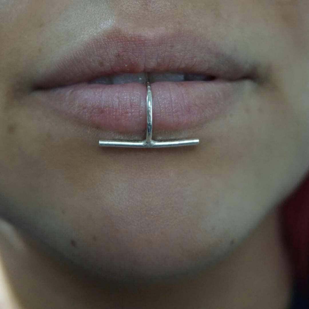 Fake Lip Ring Lip cuff Faux Snake Bites Body Jewelry No