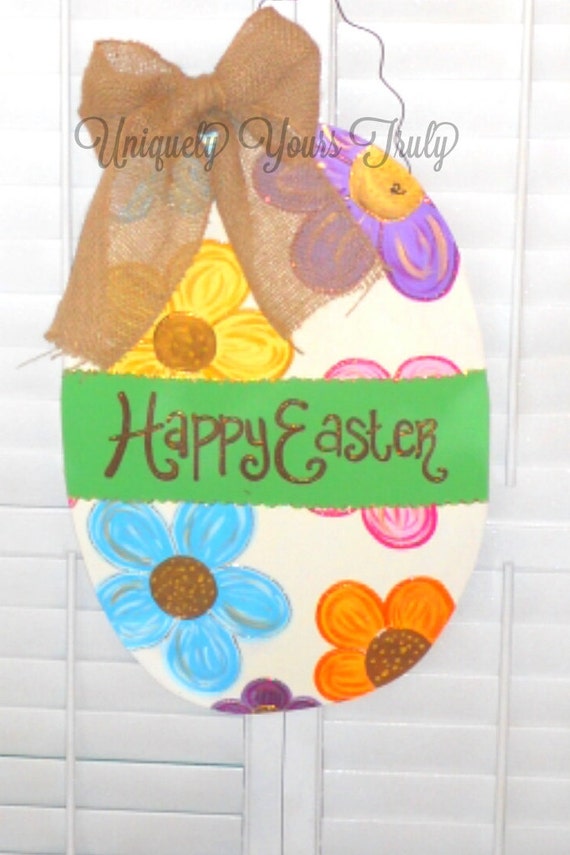 Items similar to Flower Easter Egg Wooden Door Hanger on Etsy