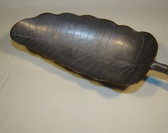 10 pcs of Antiqued brass pewter leaf bail 18x6mm