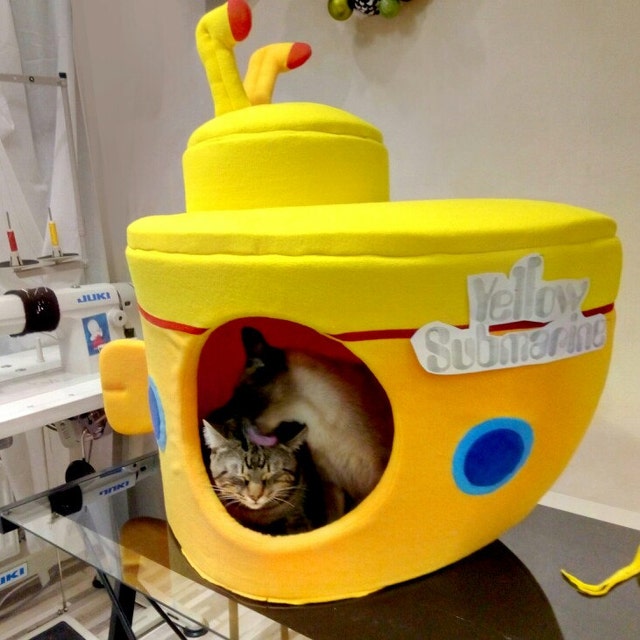 Design houses and beds for pets by MadeForPets on Etsy