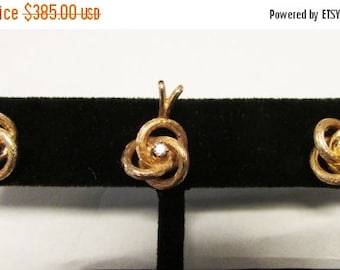 Love knot earrings | Etsy