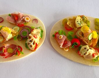 Dolls House Food: Miniature Food A Homemade Chicken Pie