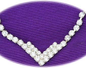 V shape necklace | Etsy