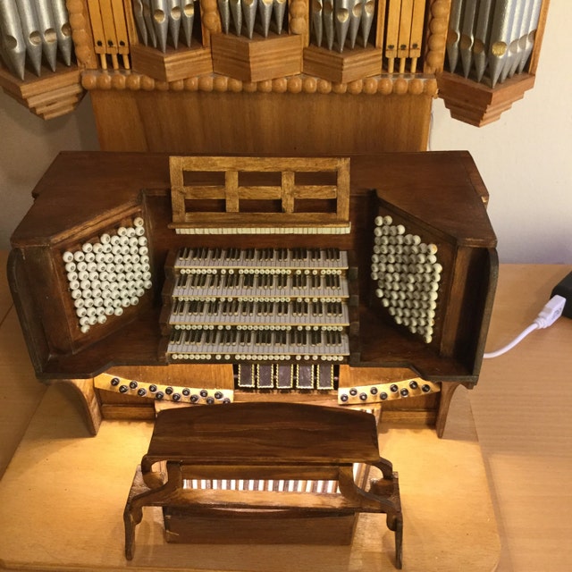 Handmade miniature organs and organconsoles by miniaturmanufactur
