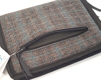 Spill Proof Zipper Knitting Needle and Hook Cases by GracesCases