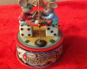 Wind up music box | Etsy