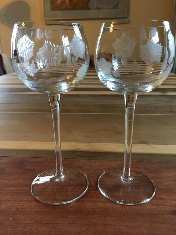 Pair Vintage Floral Etched Wine Glasses Elegant Wine Glass