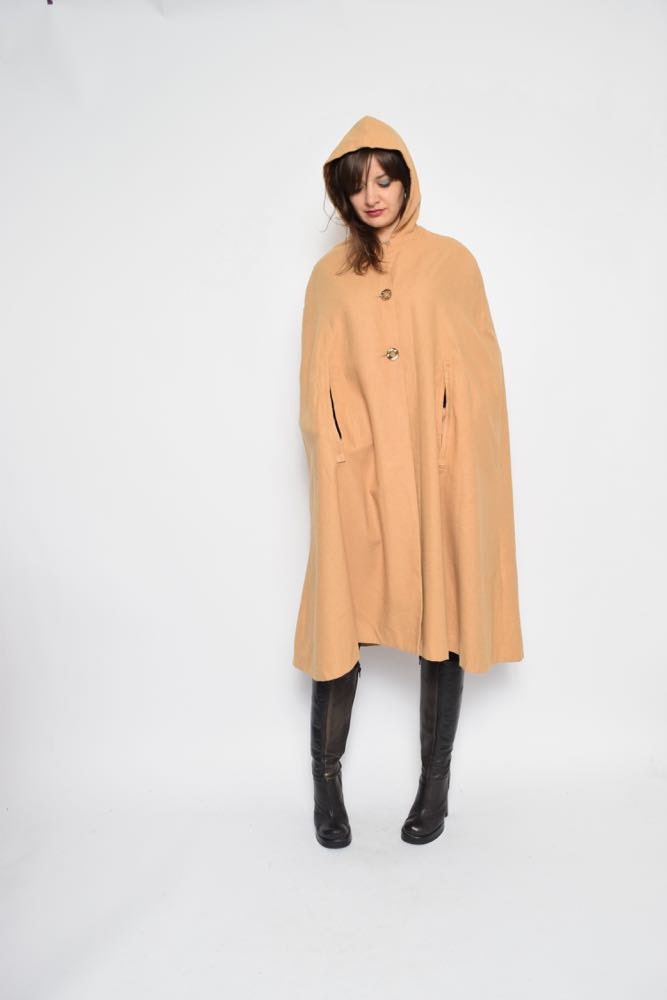 1000+ images about Capes on Pinterest | Cape coat, Black cape and Cloaks