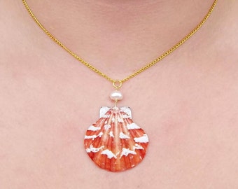 Sunrise shell necklace | Etsy