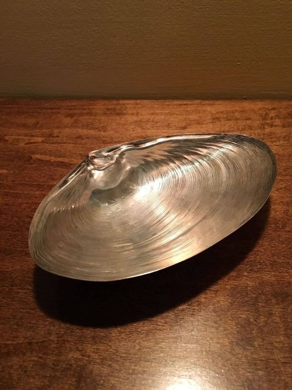 Wallace Sterling Silver Ball Footed Clam Shell Candy or Nut