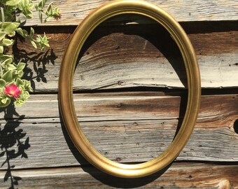 Gold oval frame | Etsy