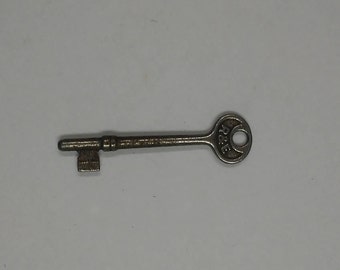 Vintage skeleton key | Etsy