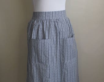 Colonial apron | Etsy