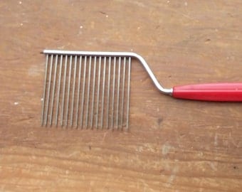 Bakelite cake cutter | Etsy