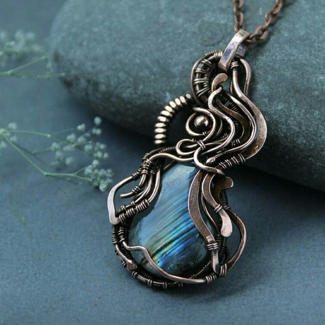Handmade wire wrap and beadwork jewelry by LenaSinelnikArt