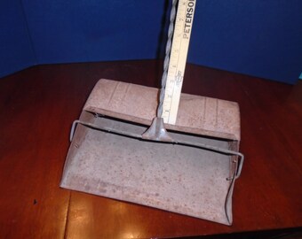 Vintage dust pan | Etsy