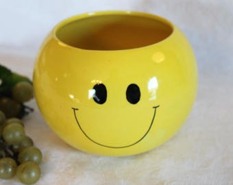 Smiley pot | Etsy