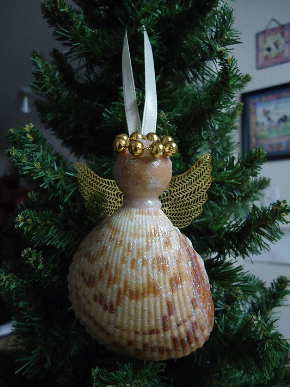Medium Iridescent Heart Cockle Shell Angel Christmas Tree