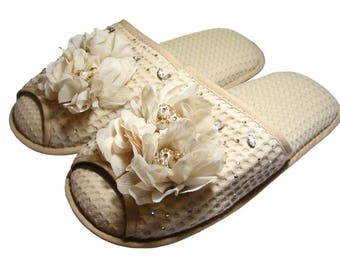 Bedroom slippers | Etsy